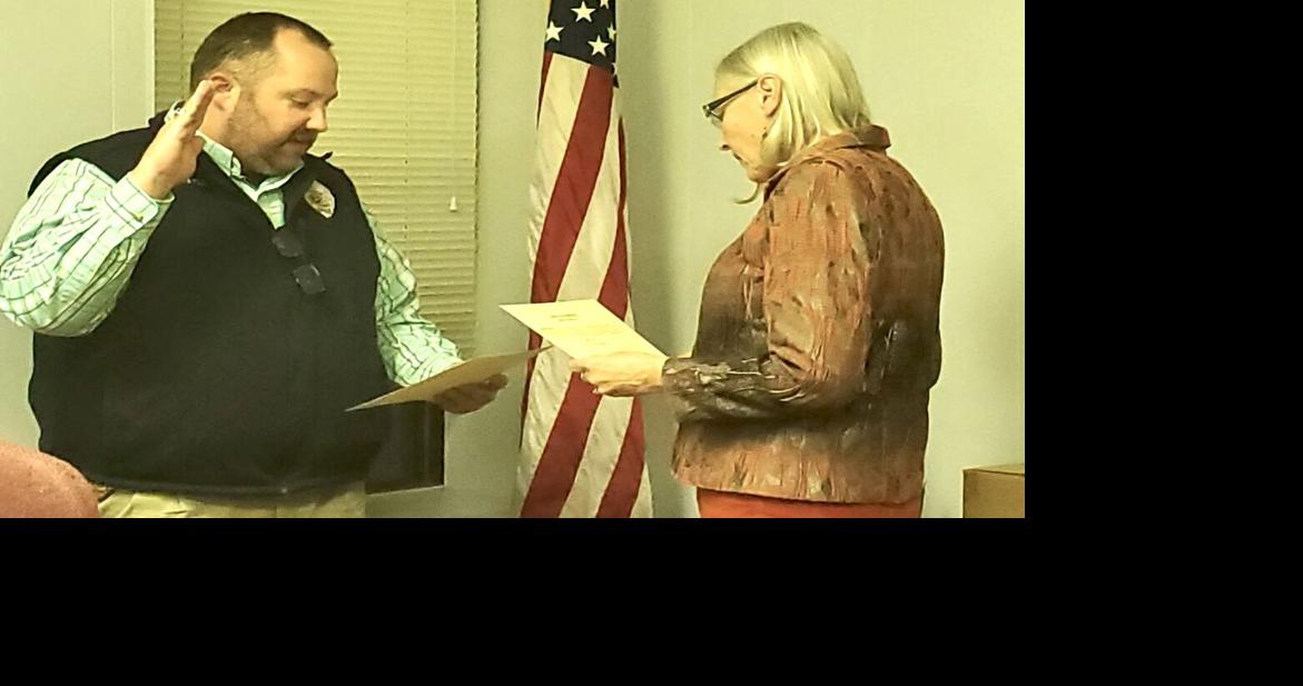 Glendive mayor removes police commission member over fairness concerns ...