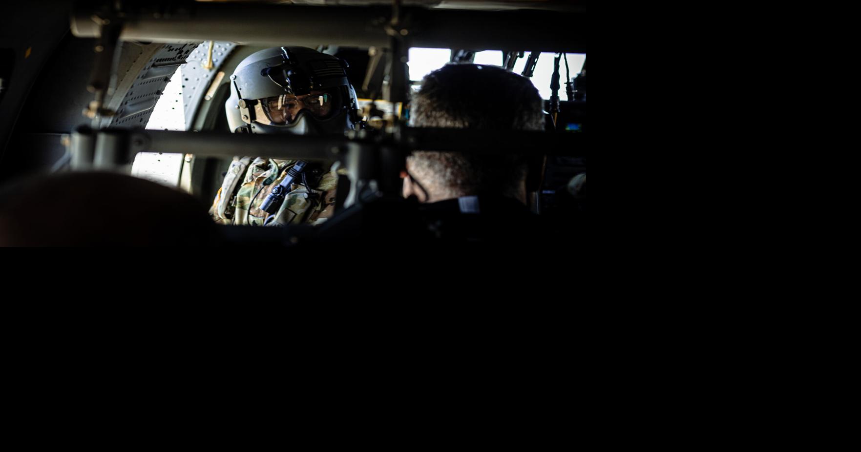 Inside a UH-60 Black Hawk ride | News | rangerreview.com