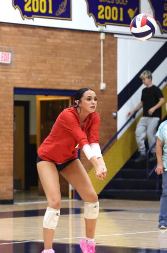Lady Red Devils lose five-set game to MC rival | Sports | rangerreview.com