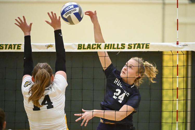 Mines volleyball off to hot start thanks to productive newcomers