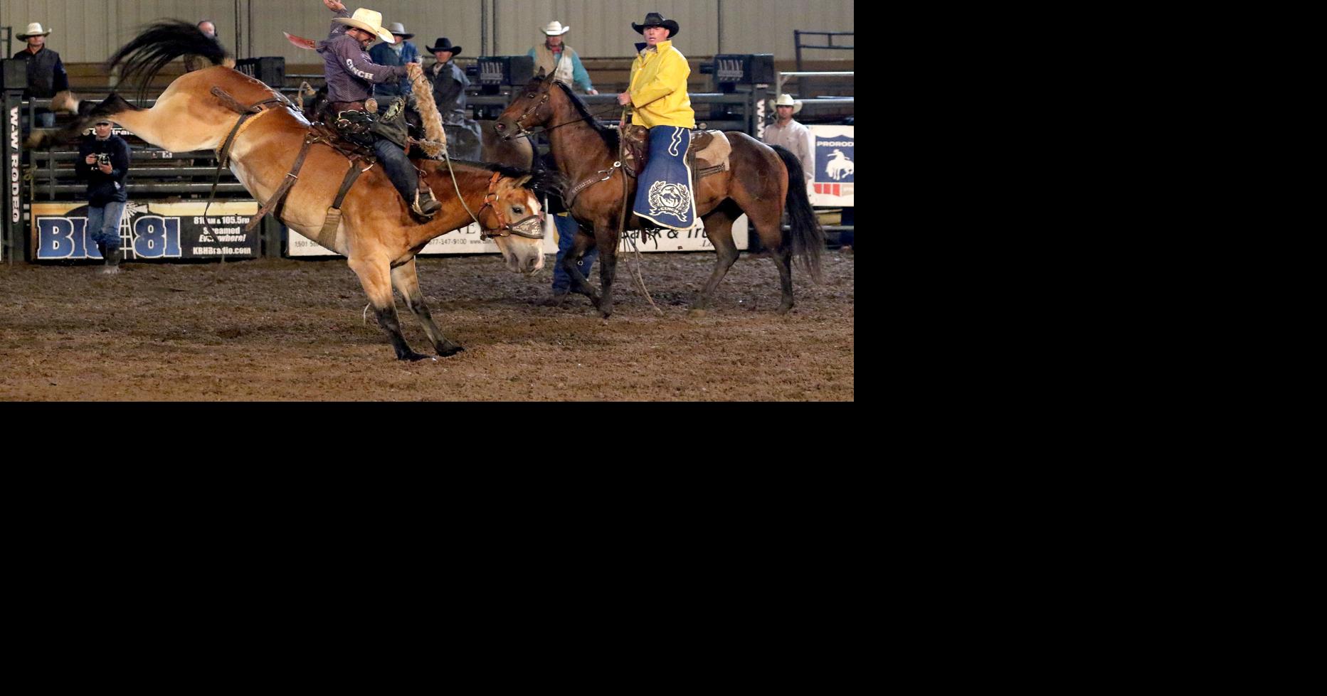 Dawson Hay electric in Xtreme Bronc win