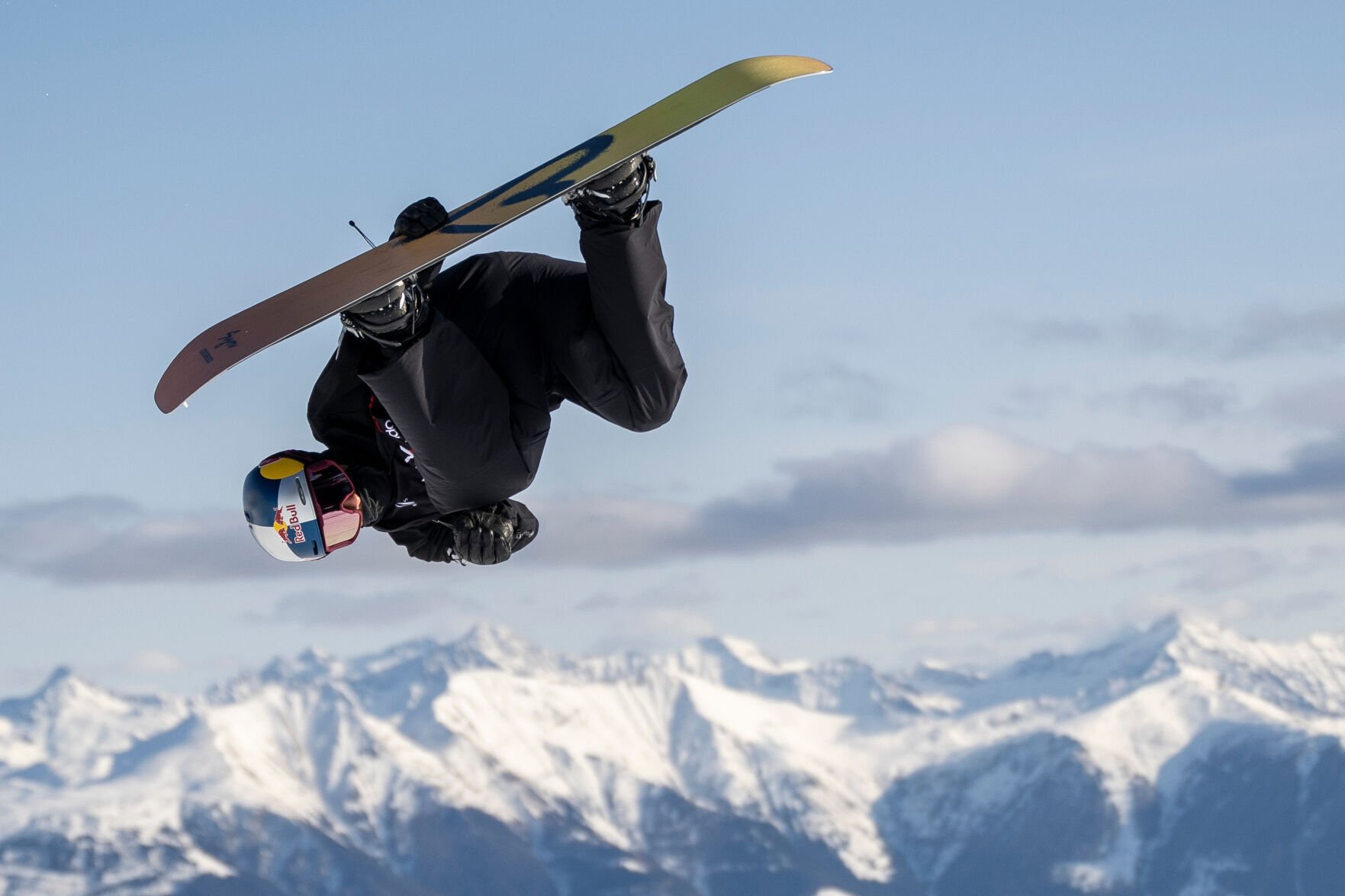 Shaun White, others share keys to snowboarding's skills