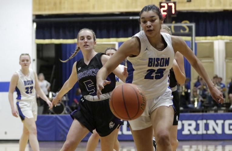 Broncs’ Mataya Ward controls the paint in win over Hot Springs
