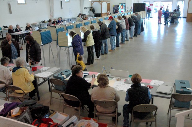 City race changes, seven seek three school board seats