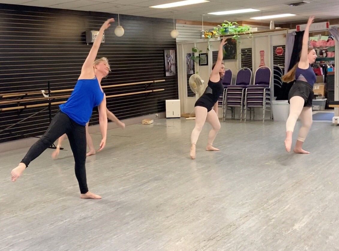 Instructor brings modern dance to Chadron