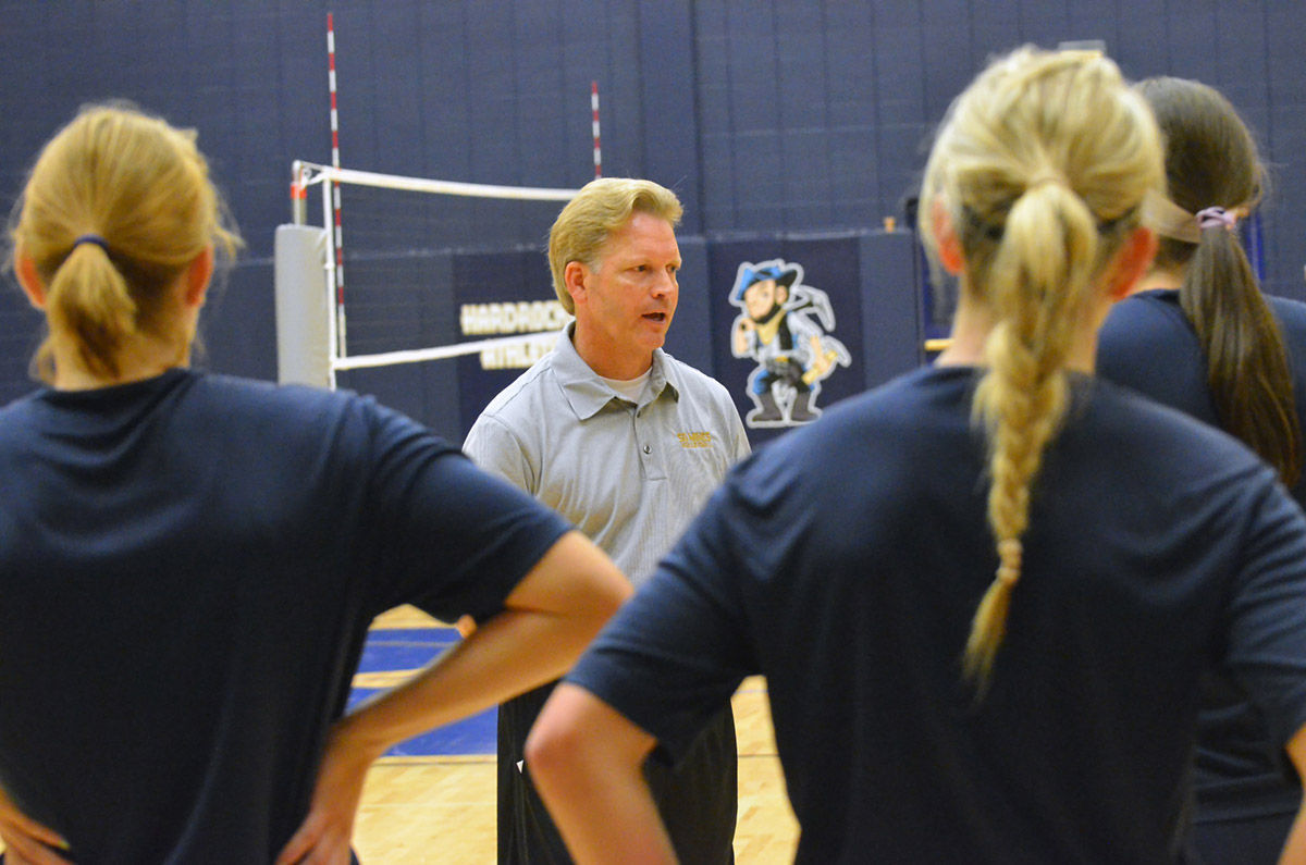 College volleyball: Tabbert takes over Mines volleyball program again ...