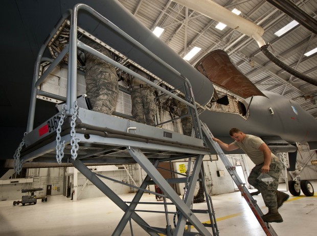 Flightline maintainers: Defensive avionic systems
