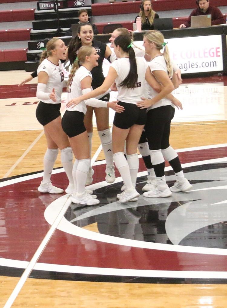 Eagles’ volleyball splits versus SD rivals