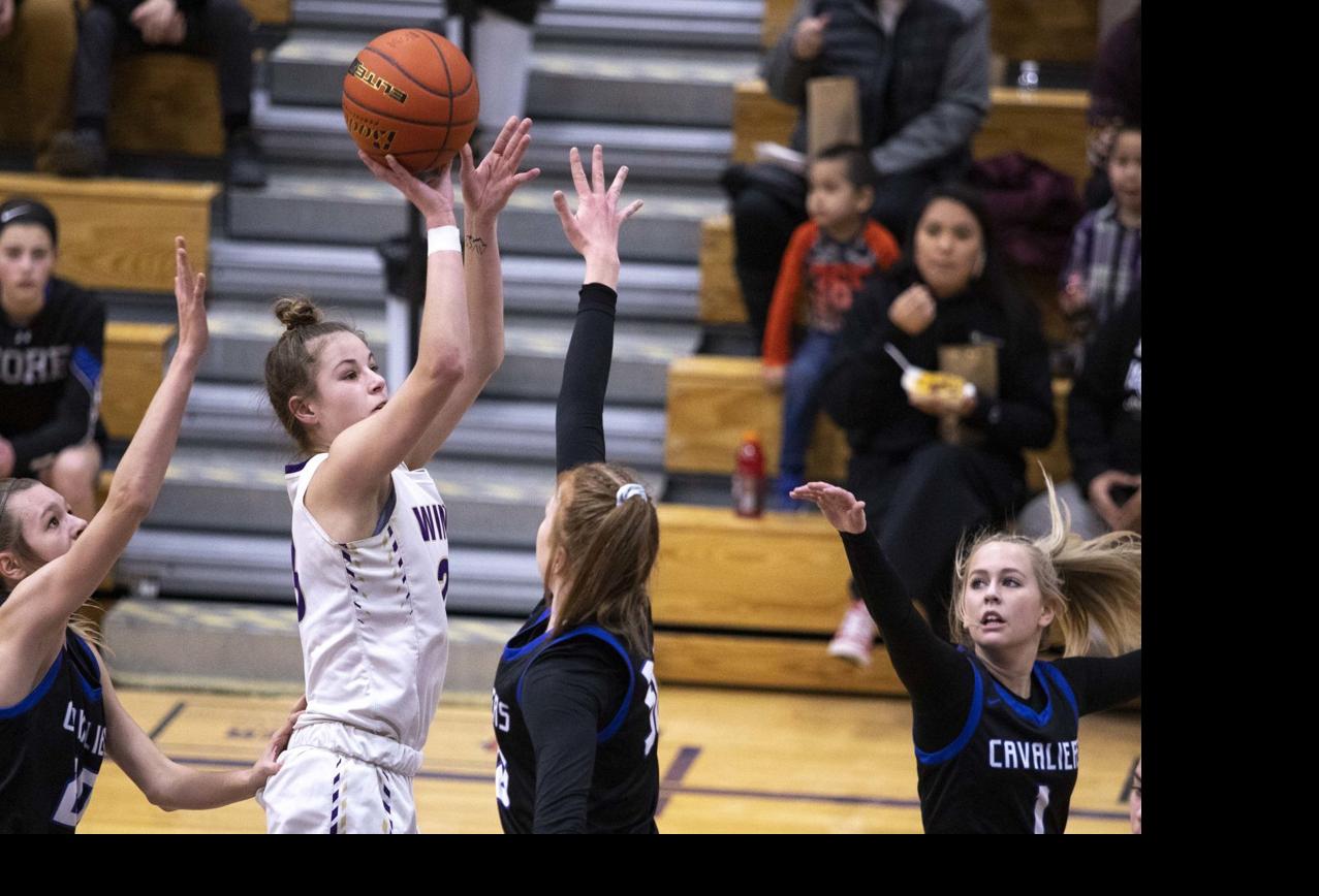 Winner's Bella Swedlund surpasses 2,000 career points