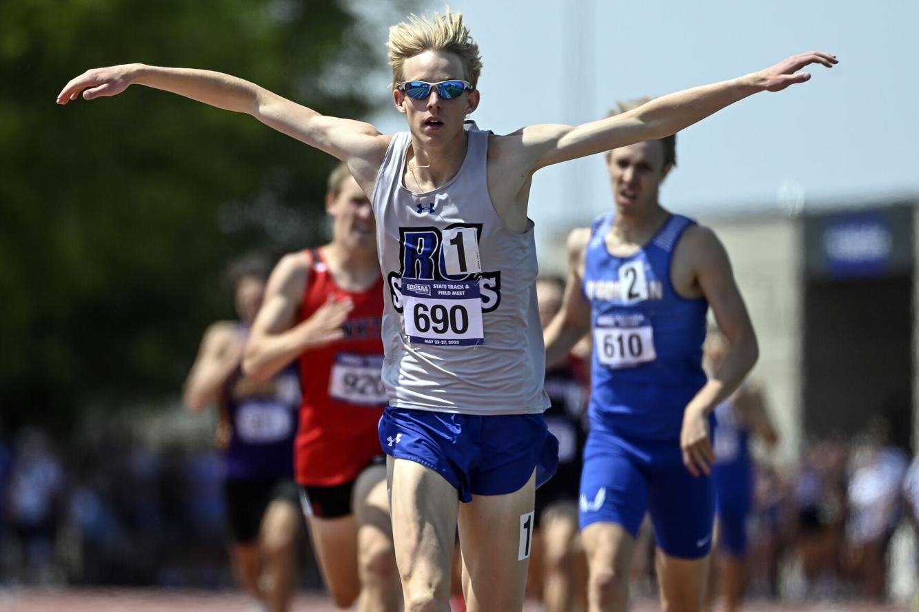 Simeon Birnbaum runs 2nd fastest two mile in U.S. high school history