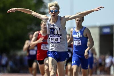 Simeon Birnbaum runs 2nd fastest two mile in U.S. high school history