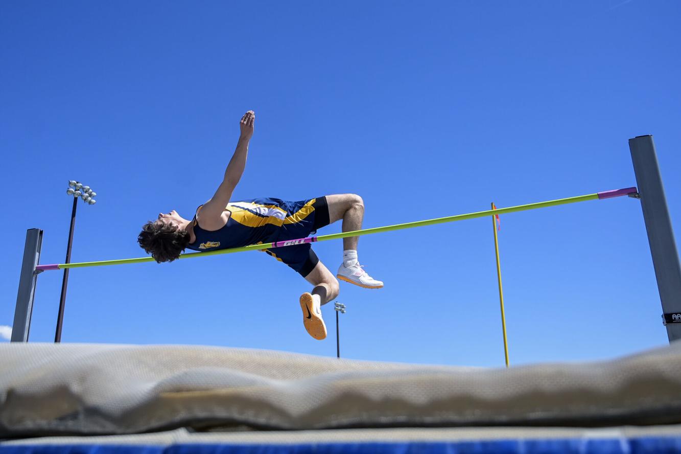 Hot Springs’ Braden Peterson sets new bests at Black Hills Conference