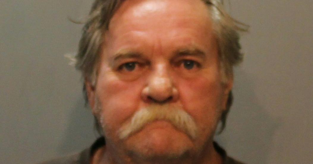 Rapid City man accused of pulling out shotgun on police