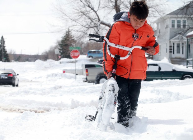 Plows struggle to unclog snow-choked Black Hills