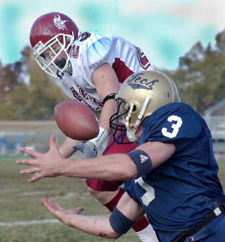 'Rockers, Jackets look to change football luck on the road