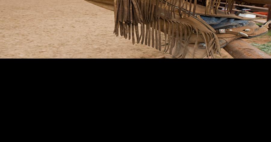 Halverson wins Atkinson bull riding event