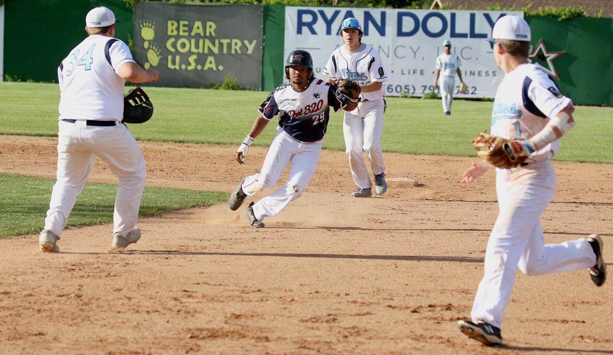 Furchner, Wetzler lead Stars to sweep of Titans