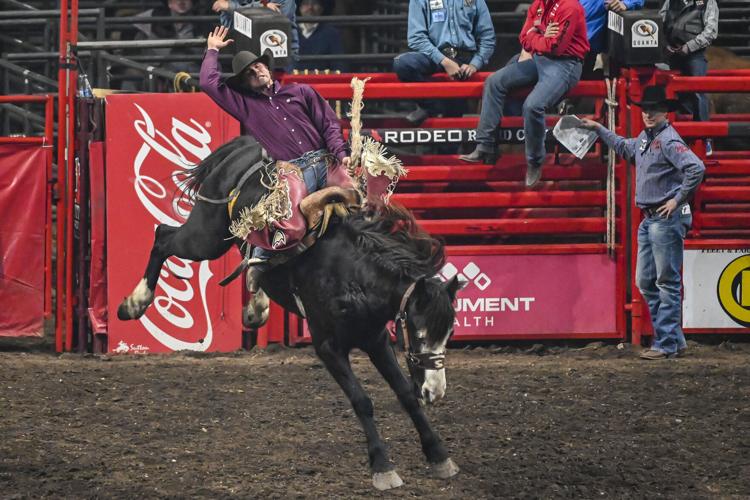 Chase Brooks wins Xtreme Broncs match at Rodeo Rapid City