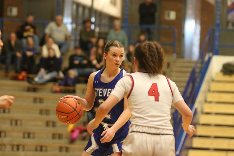 Macey Wathen, Stevens girls come up clutch in narrow win over Brookings ...
