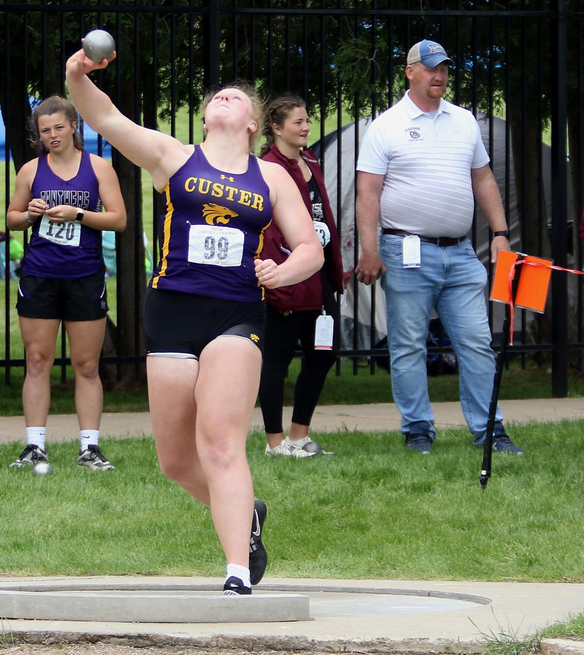 Blake Boyster surprises in 400; Jade Ecoffey wins 2nd state title