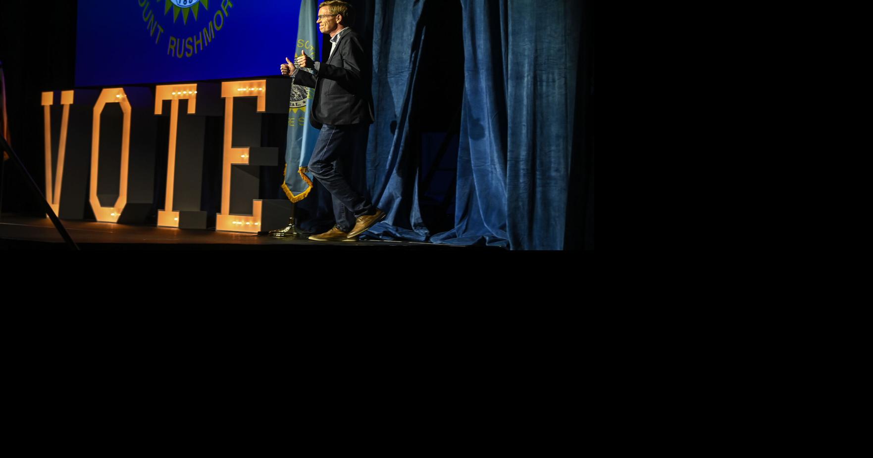 GOP rally for 'red wave' in Rapid City on election eve