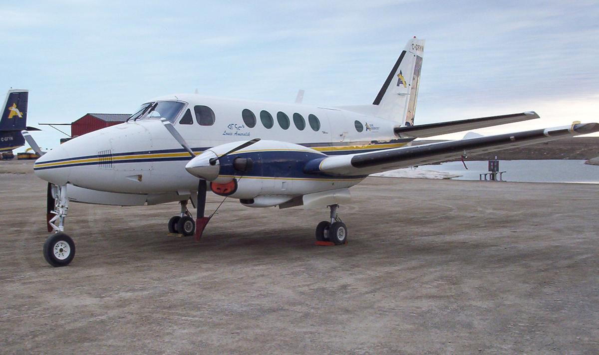 Aircraft makes emergency landing