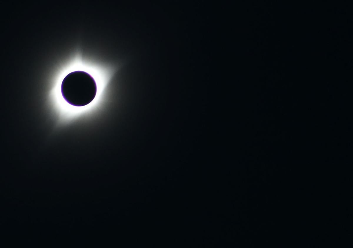 BLACKOUT: Day turns to night during Solar Eclipse