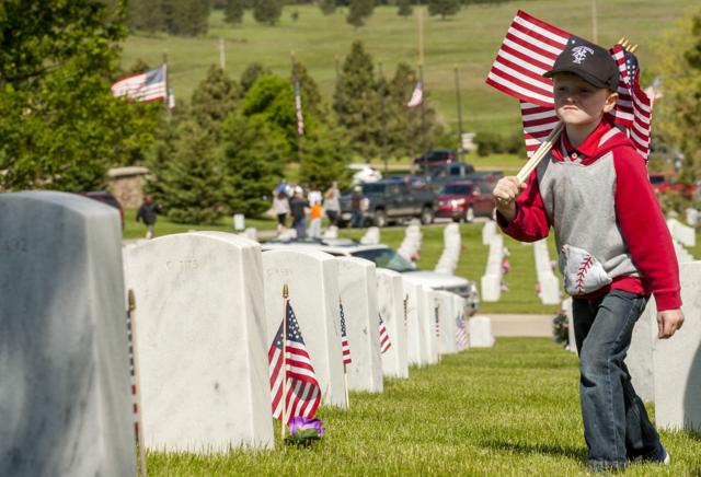 PHOTOS: Flags for Fallen Vets