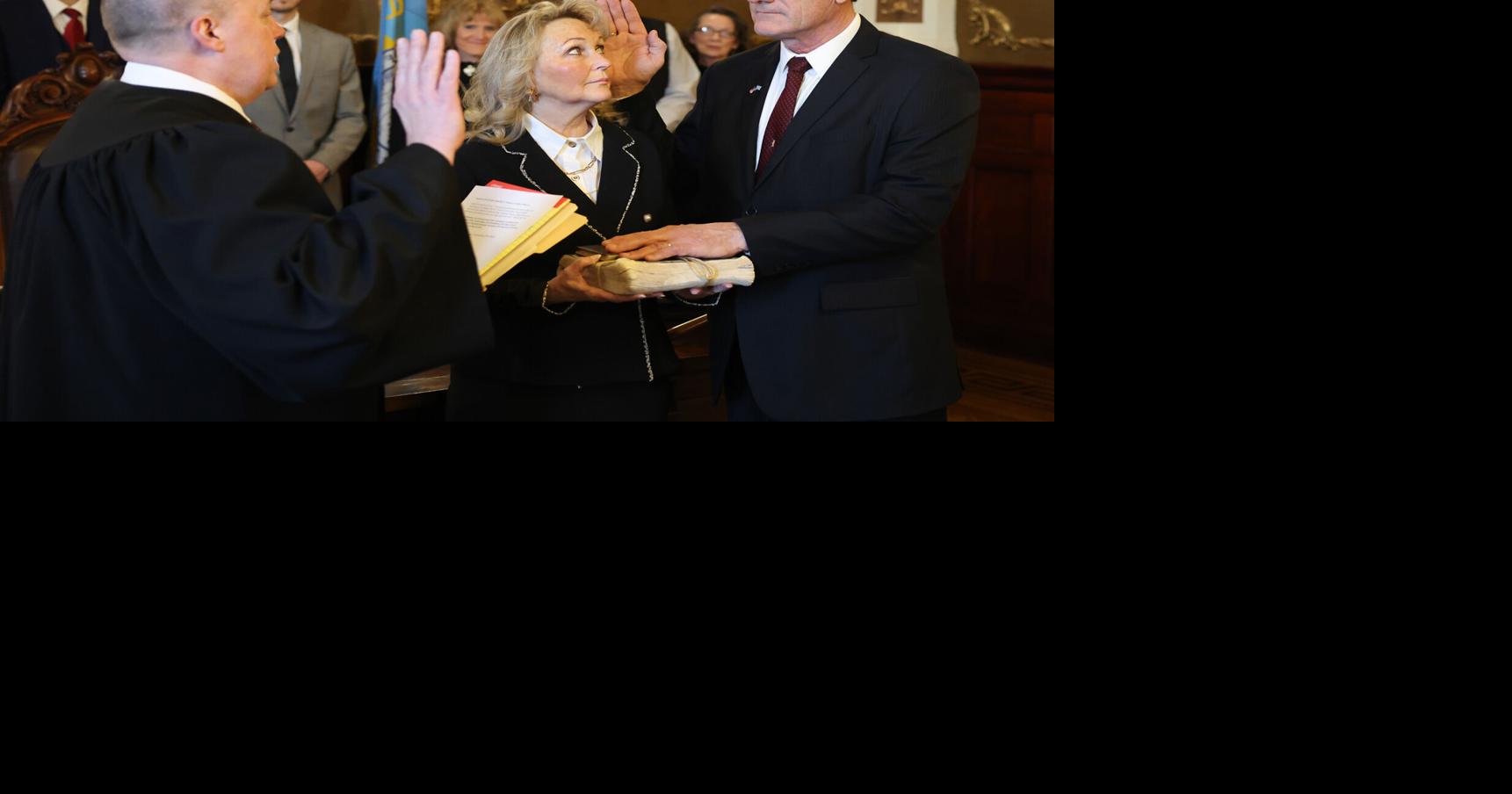 Larry Rhoden sworn in as 34th governor of South Dakota