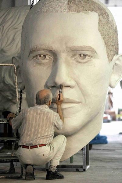 Obama statue on its way to Lead