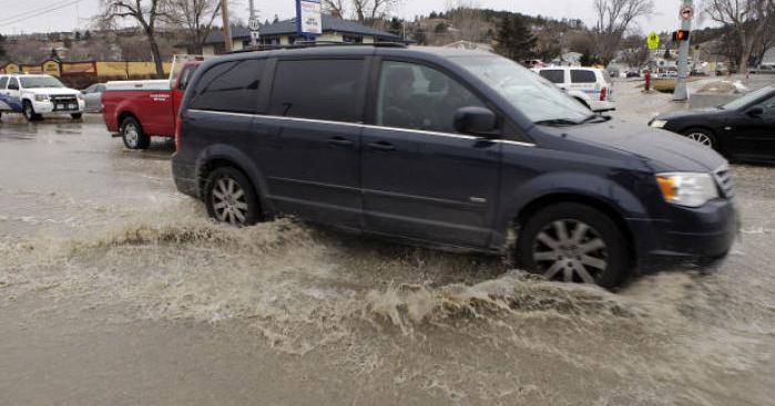 Half a million gallons likely lost after crew breaks water main