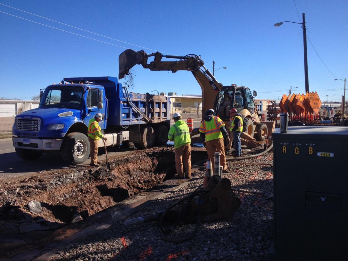 Water main break closes Main Street traffic lane