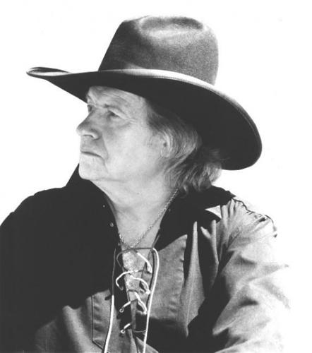 Linton's legacy: Country singer being inducted into South Dakota Hall ...