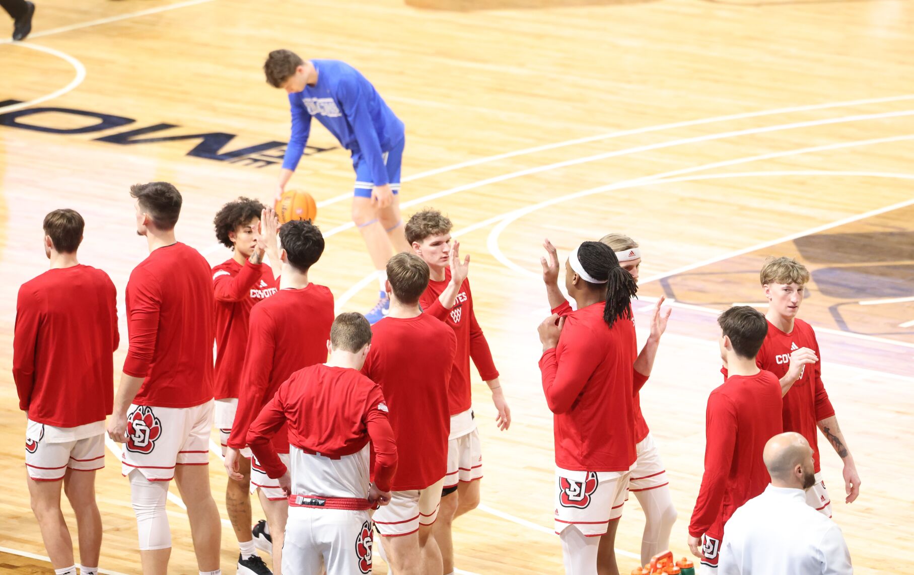 PHOTOS: South Dakota men's basketball takes over Rapid City