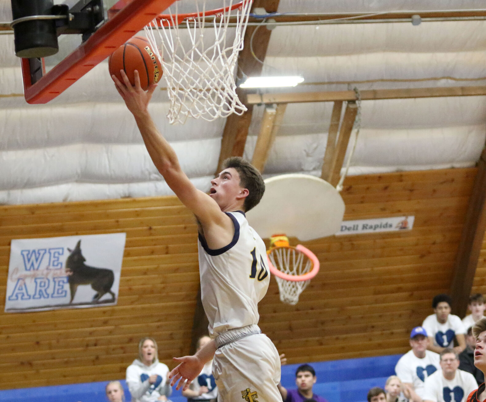 Class A and Class B boys basketball SoDak 16 scores