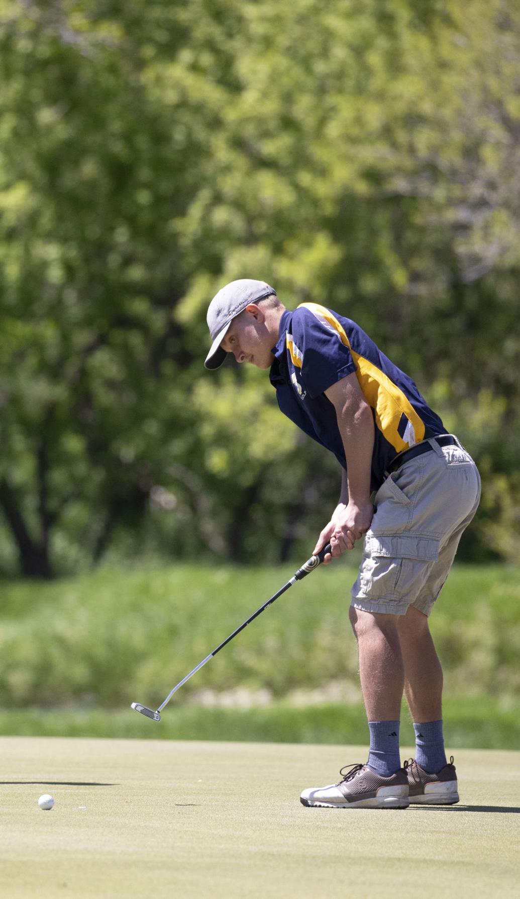 Wyatt Larson claims Region 6B title; Wall wins team championship