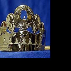 Crown honors powwow lore
