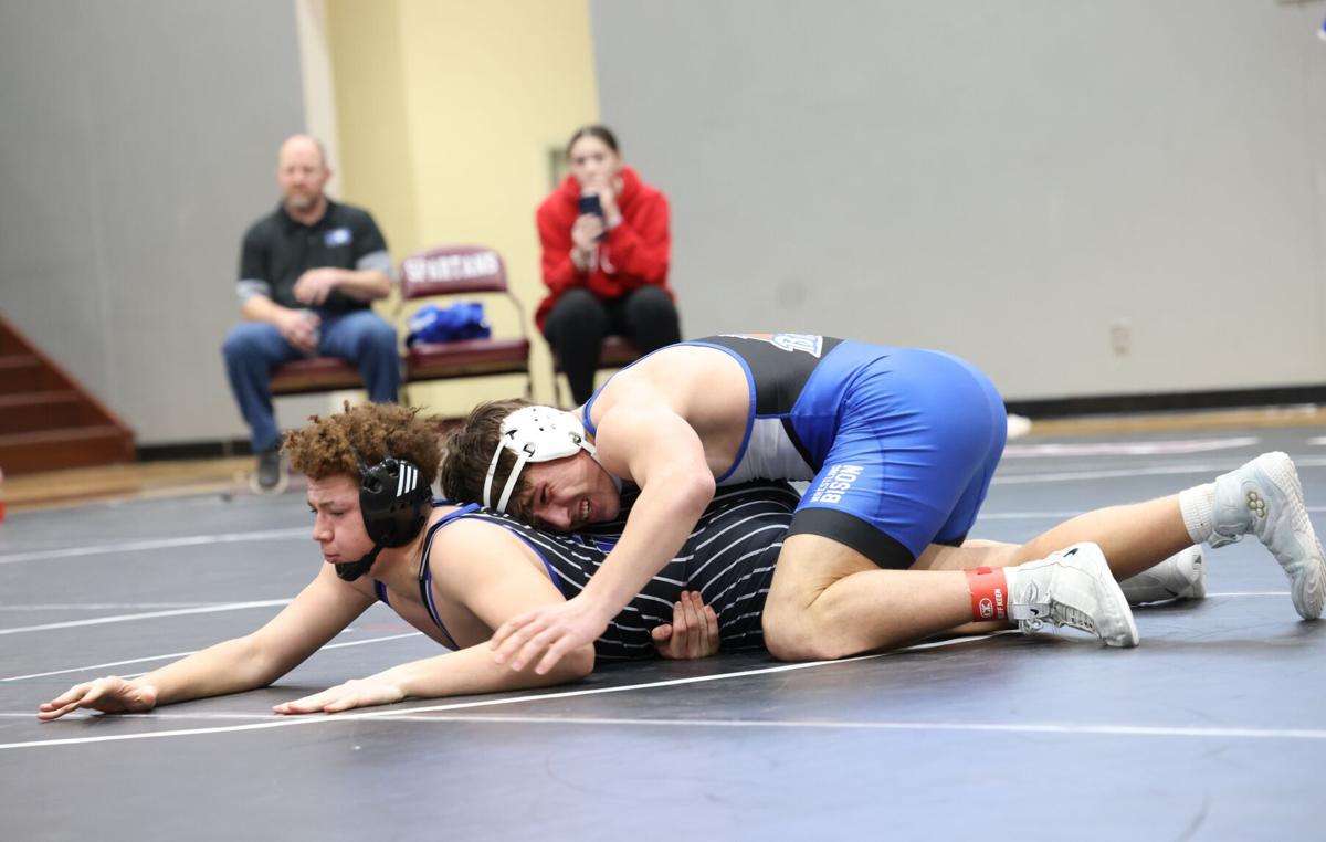Hot Springs' Hunter Kunz succeeding in new weight class