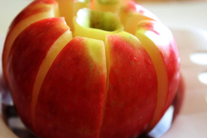 Apples by the slice: Study finds kids eat more fruit when it is cut up