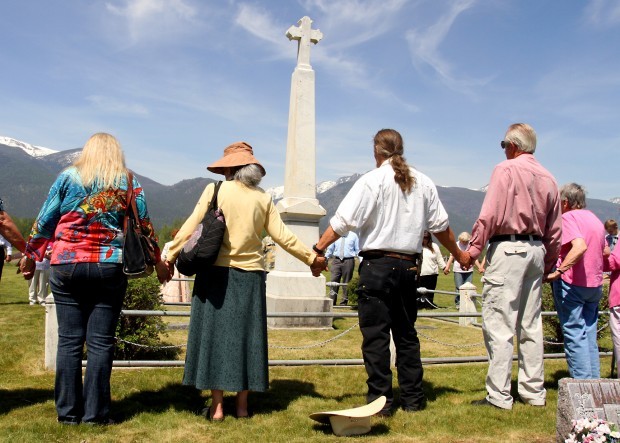 Happy birthday: Residents gather to celebrate 200th birthday of Father ...