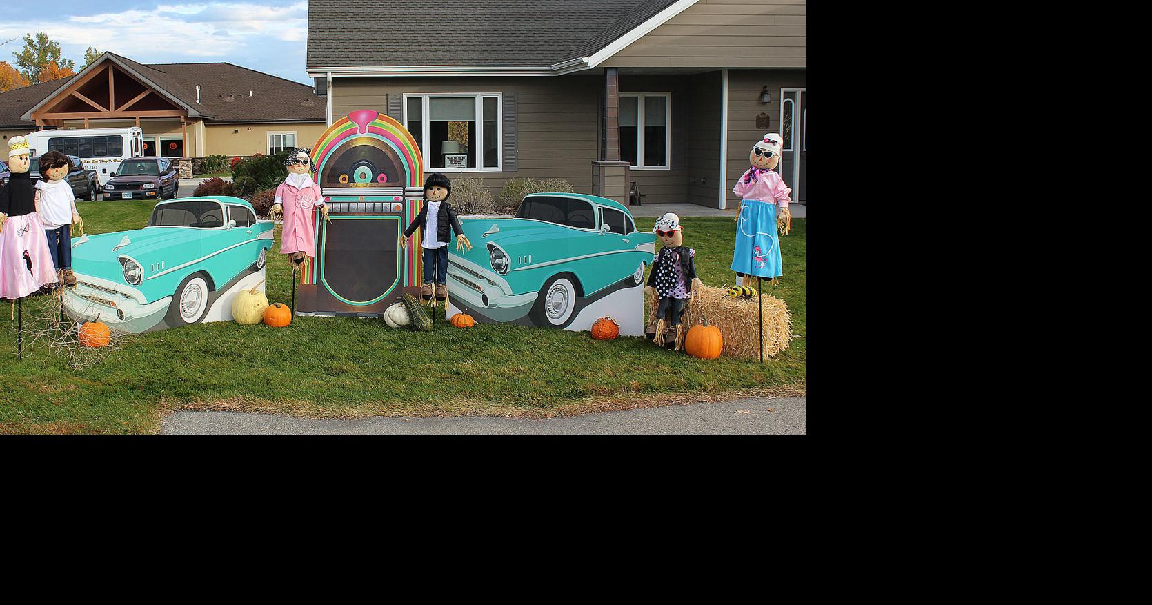 Scarecrow Tour on 10th Street in Hamilton