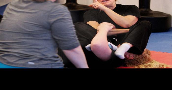 The art of combat: Former cage fighter teaches women self-defense