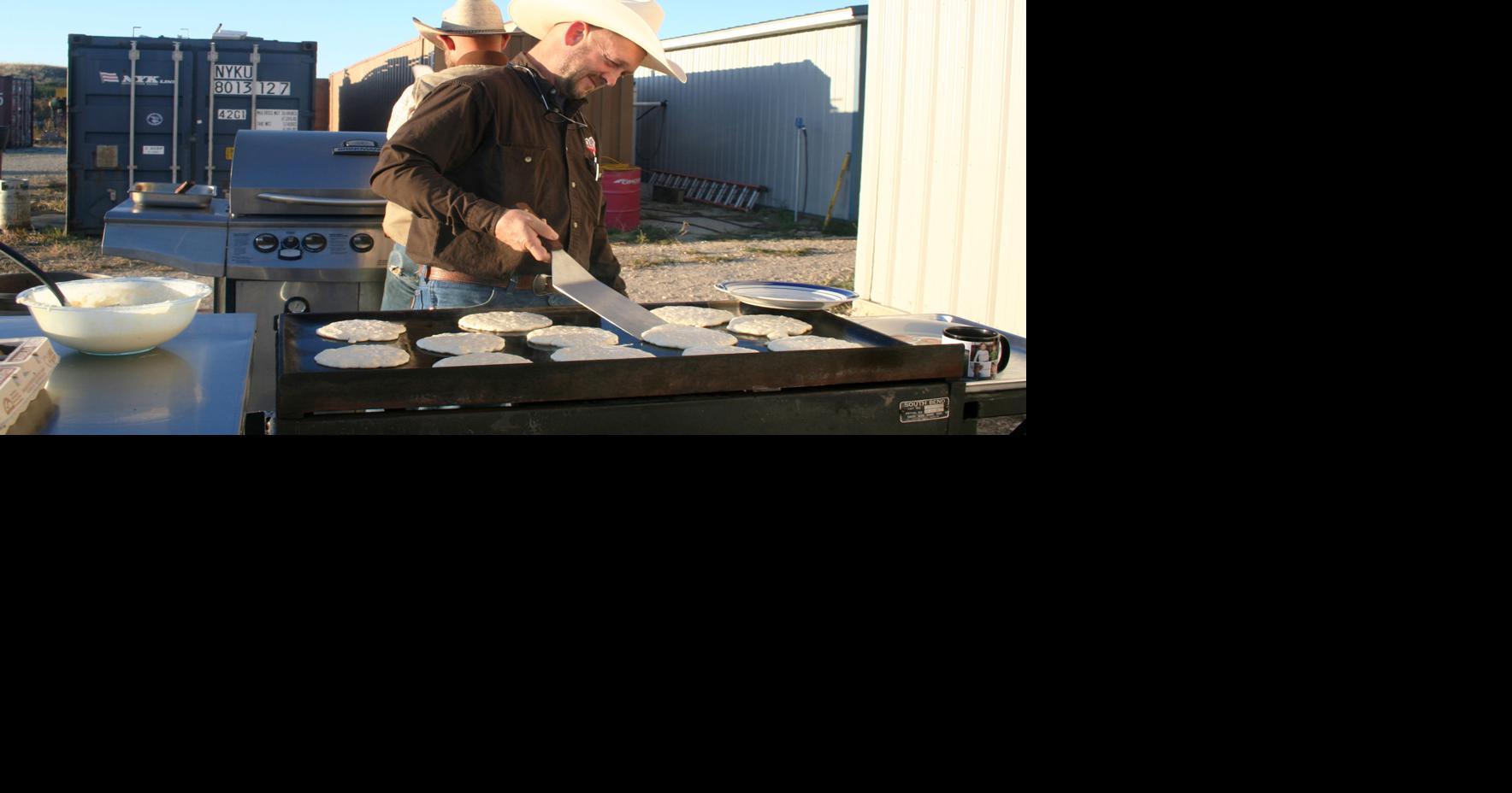 Work breakfast: Boss cooks free meal for employees