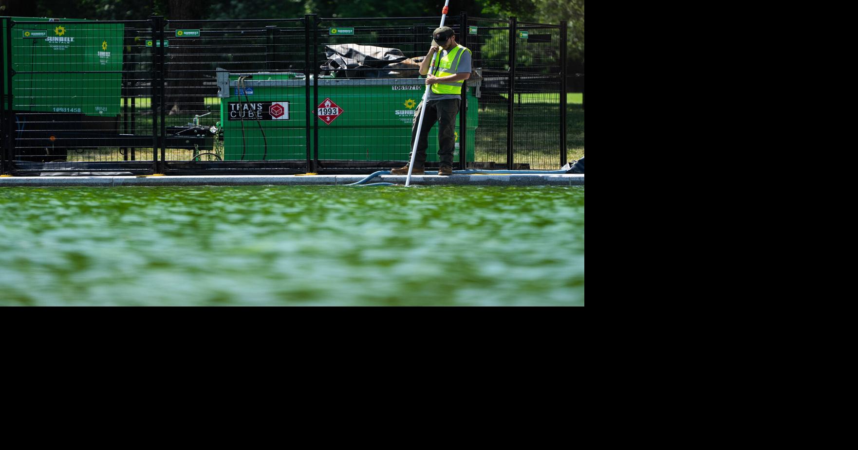Chemical poured into Lincoln Memorial Reflecting Pool