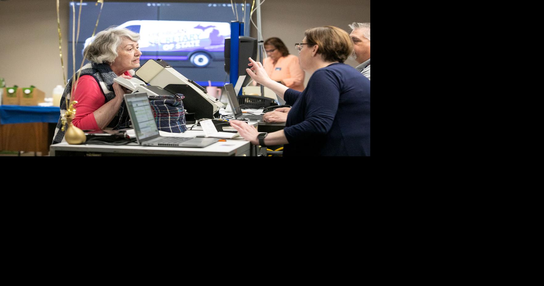 MOBILE OFFICE: Secretary of State unveils traveling service | Local ...