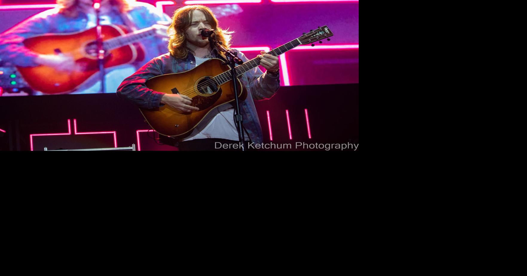 Billy Strings ups ante with bluegrass stars for big Michigan homecoming ...