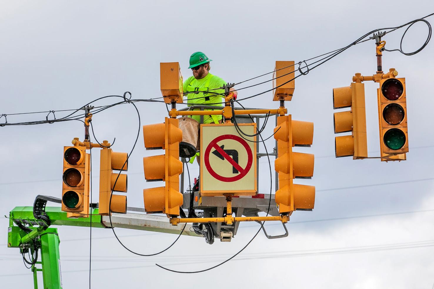 TRAFFIC LIGHT REPAIRS | Local News | record-eagle.com