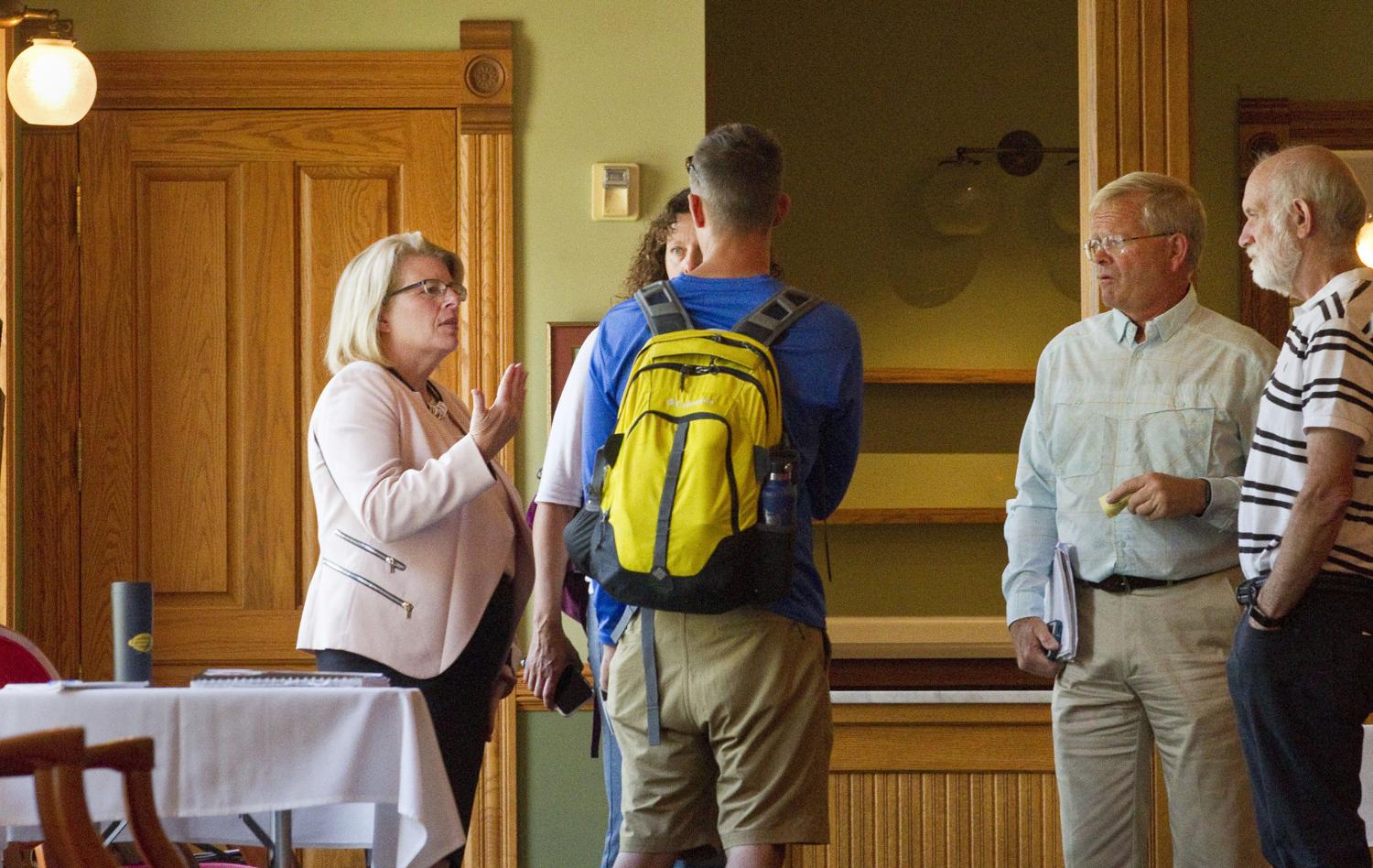 DOWNTOWN DEVELOPMENT AUTHORITY: Retail incubator space gets thumbs-up ...