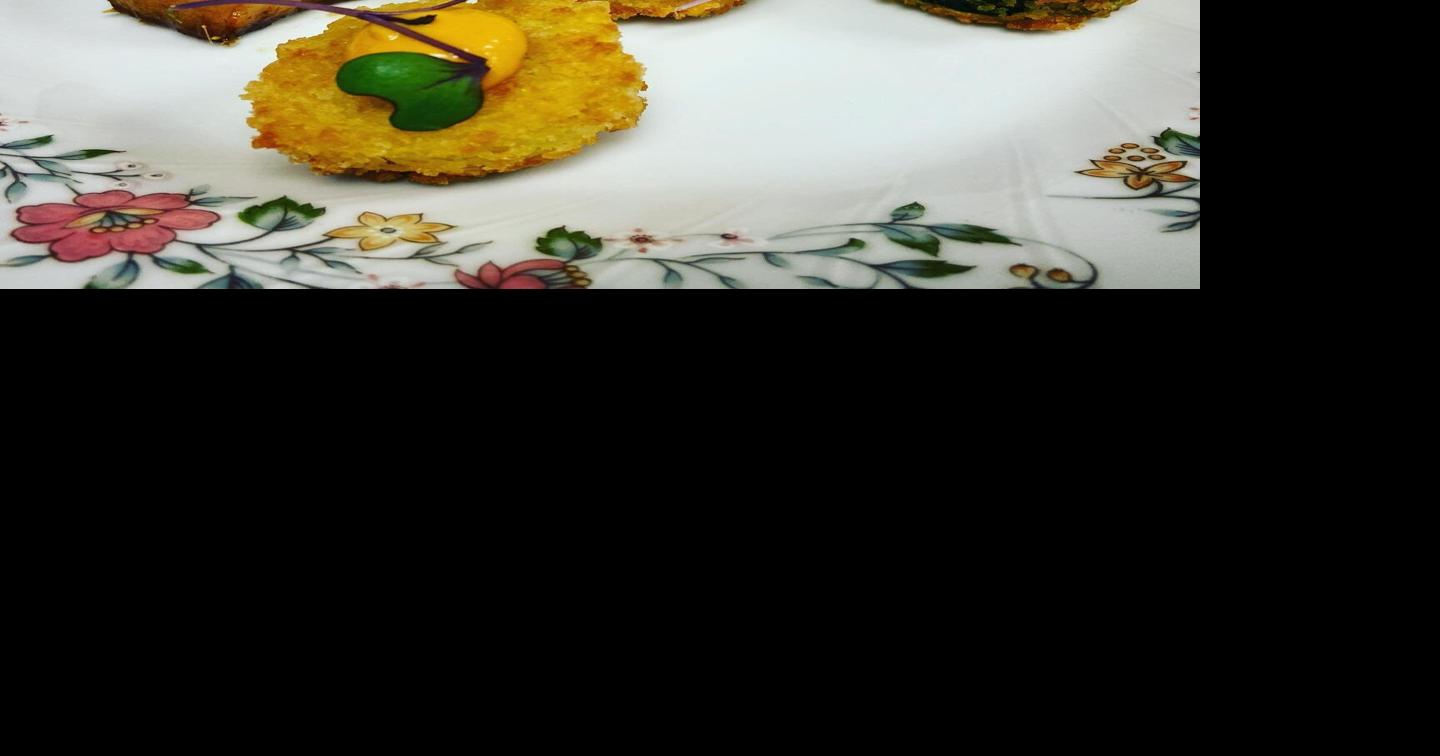 Dishing up Elegance: Caterer, vintage plate collector combine forces ...