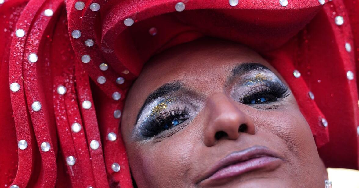 See the world in vertical: Top photos by AP photojournalists | Ap ...